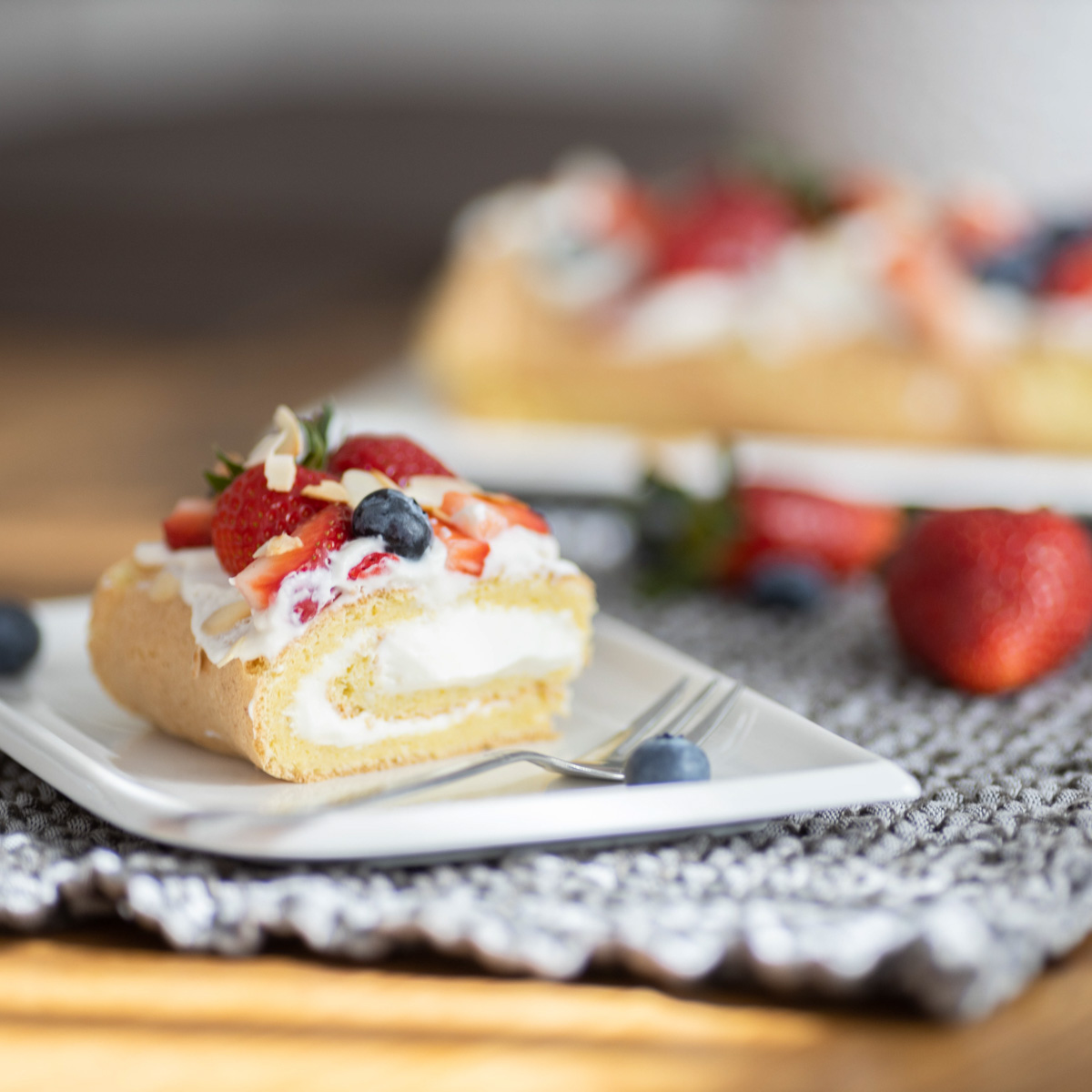 Keto Strawberry Roll Keto Strawberry Roll