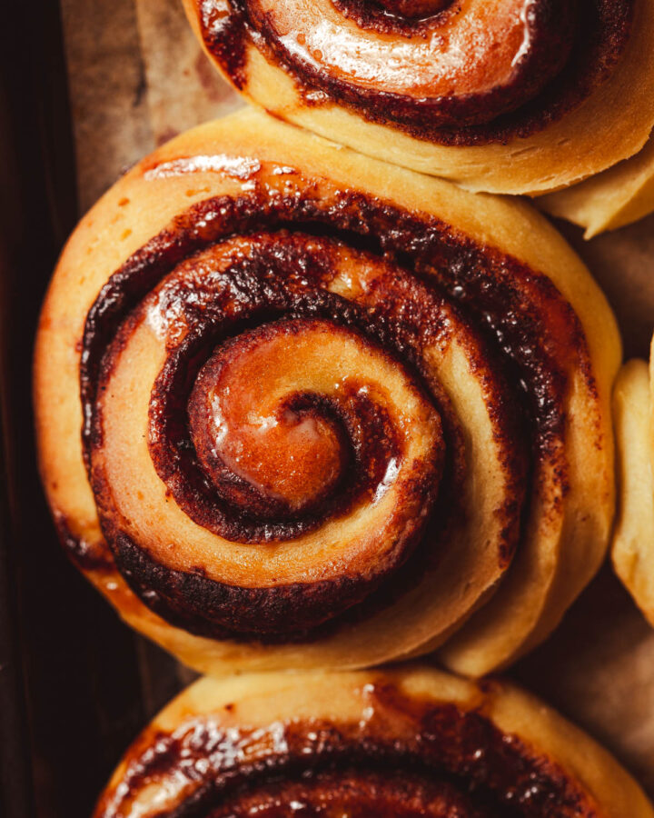 How To Make Danish Cinnamon Rolls (Easy Recipe) - FoodyWise